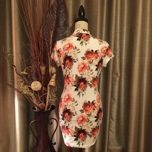 Dice | Dresses | New Floral Keyhole Bodycon Dress | Poshmark